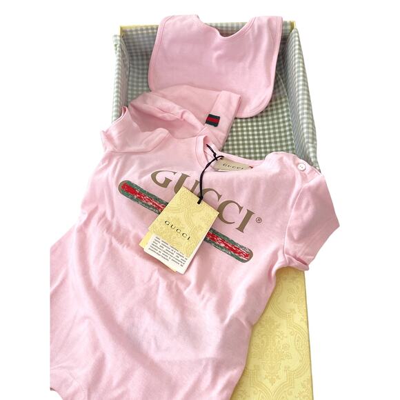Gucci | Matching Sets | Gucci Logo Baby Girl Pale Pink Cotton Gift Set ...